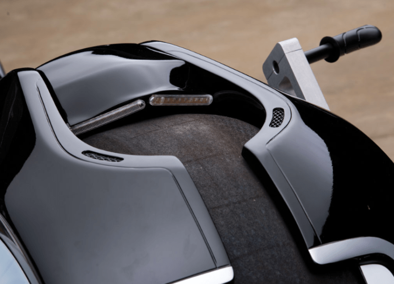 A Fully-Functional Daniel Simon-Designed TRON Lightcycle Just Sold for ...
