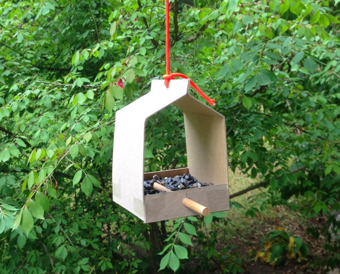 The Ultra-Minimalist Brdi Feeders Are Literally For the Birds - SolidSmack