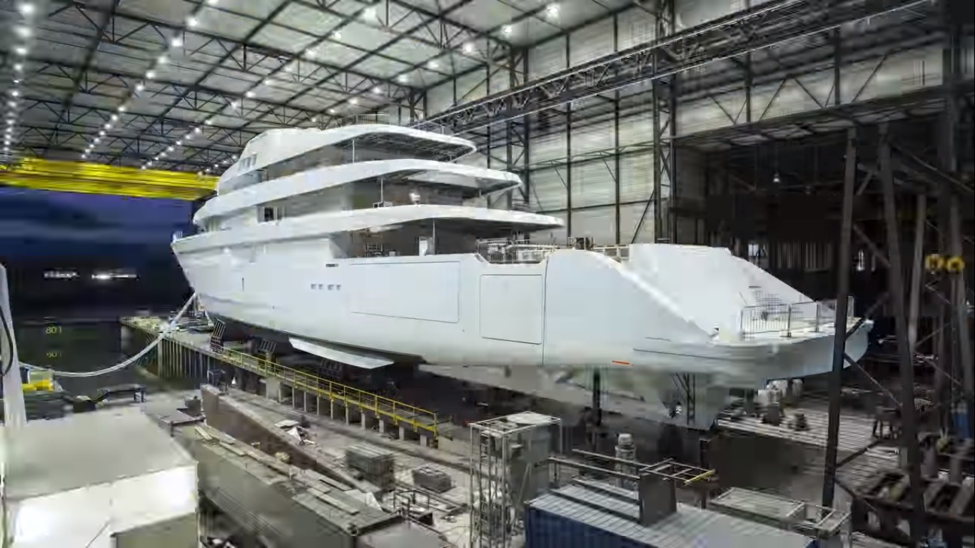 Behind the Design: This Superyacht Construction Timelapse is Insane ...