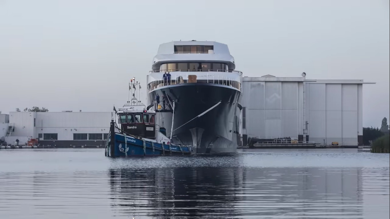 Behind the Design: This Superyacht Construction Timelapse is Insane ...