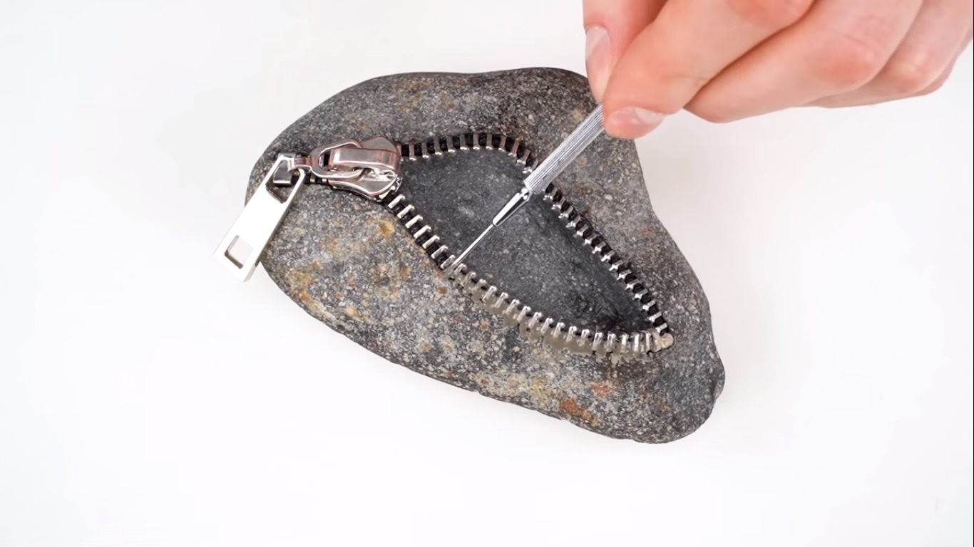 Rock + Zipper is the Most Interesting DIY Money Pouch You'll See ...