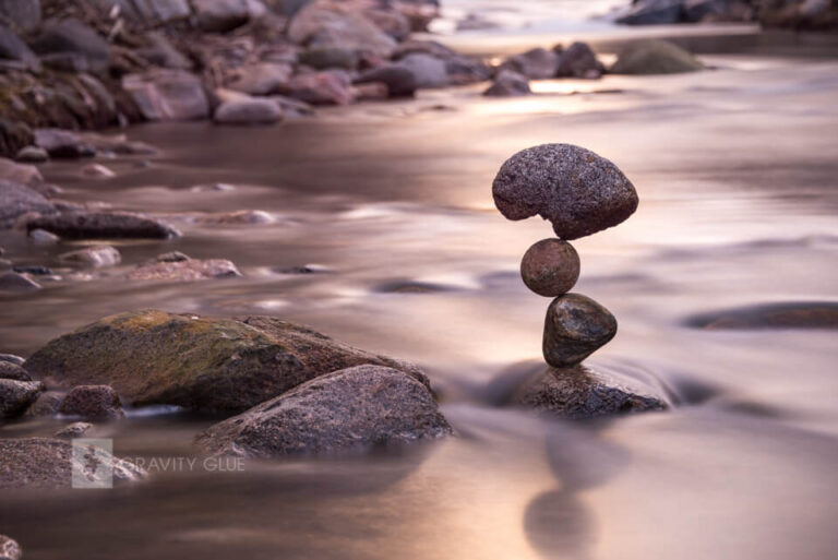How Stone Balancing Works: The Unreal Stone Sculptures of Michael Grab ...