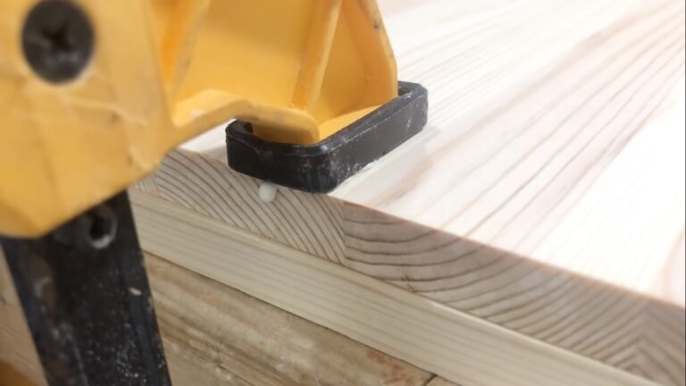 A DIY Enthusiast Shows An Easy Way To Completely Hide Wooden Screws ...