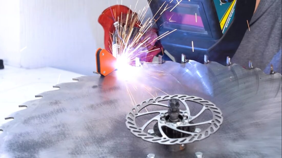 The Q Makes Bladed Bicycle You Can Ride on Ice - SolidSmack