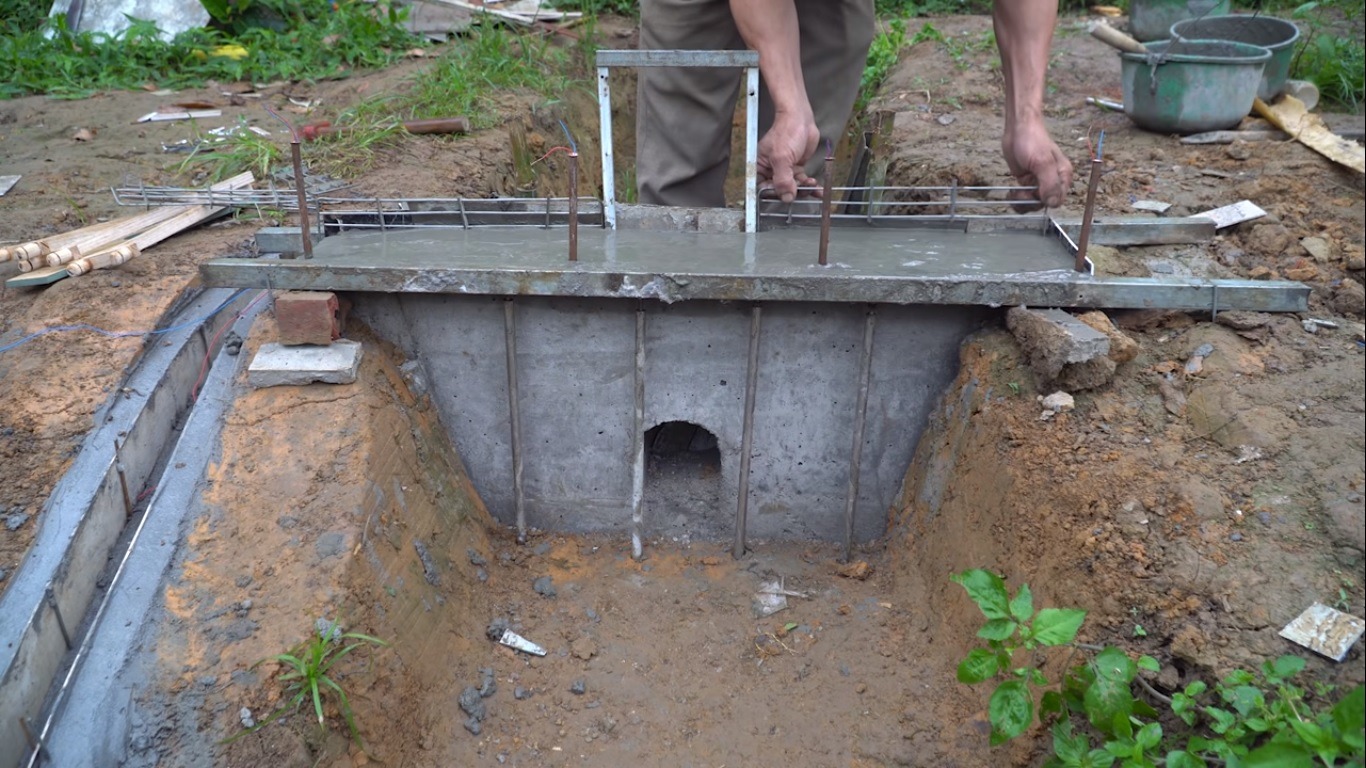 The Miniature Hydroelectric Dam That Waters Plants - SolidSmack