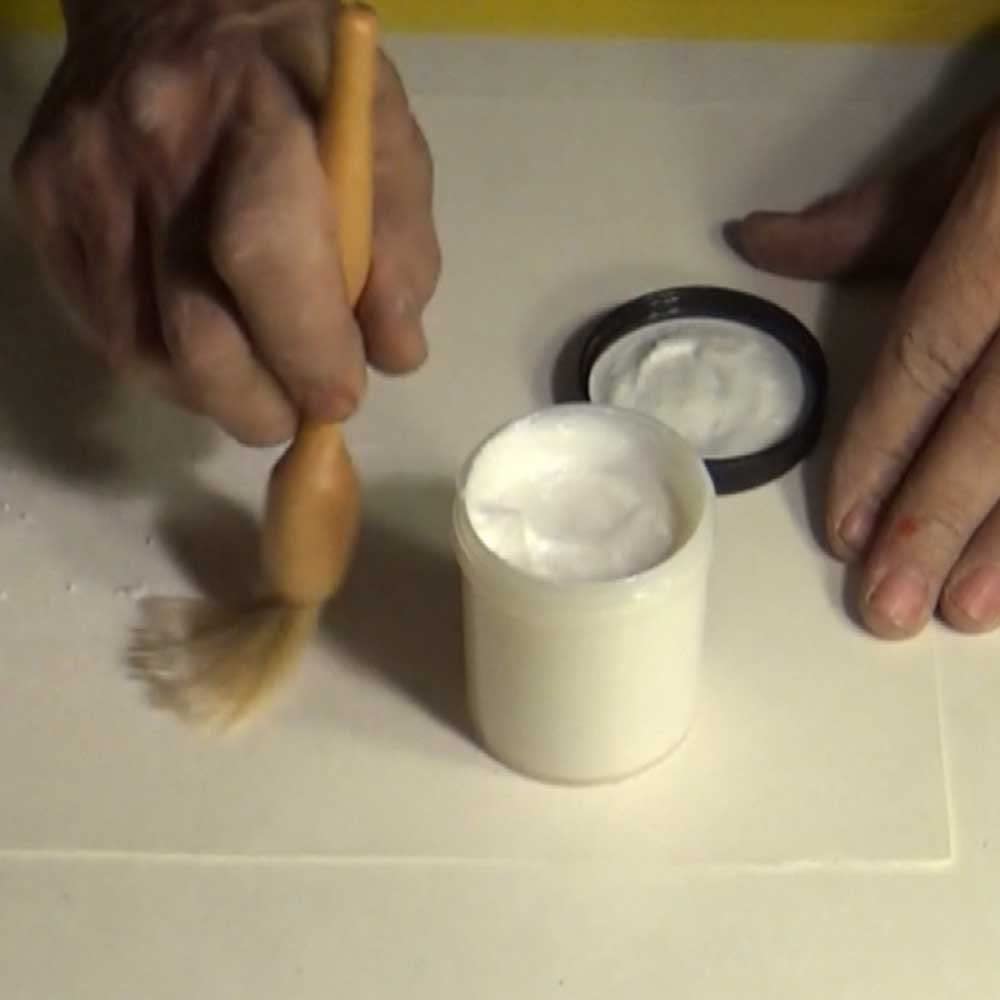 Best Glow-in-the-Dark Paints for Art and Home Decor Projects (2021 Review)