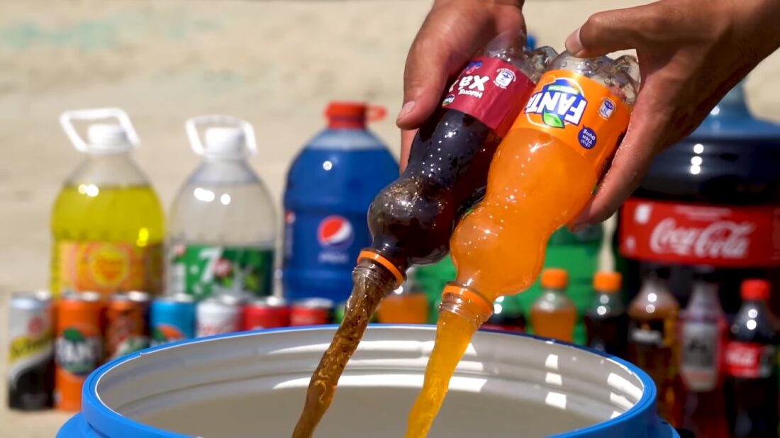 These Guys Mixed Gallons of Soda With Mentos to Make a Giant Foam ...
