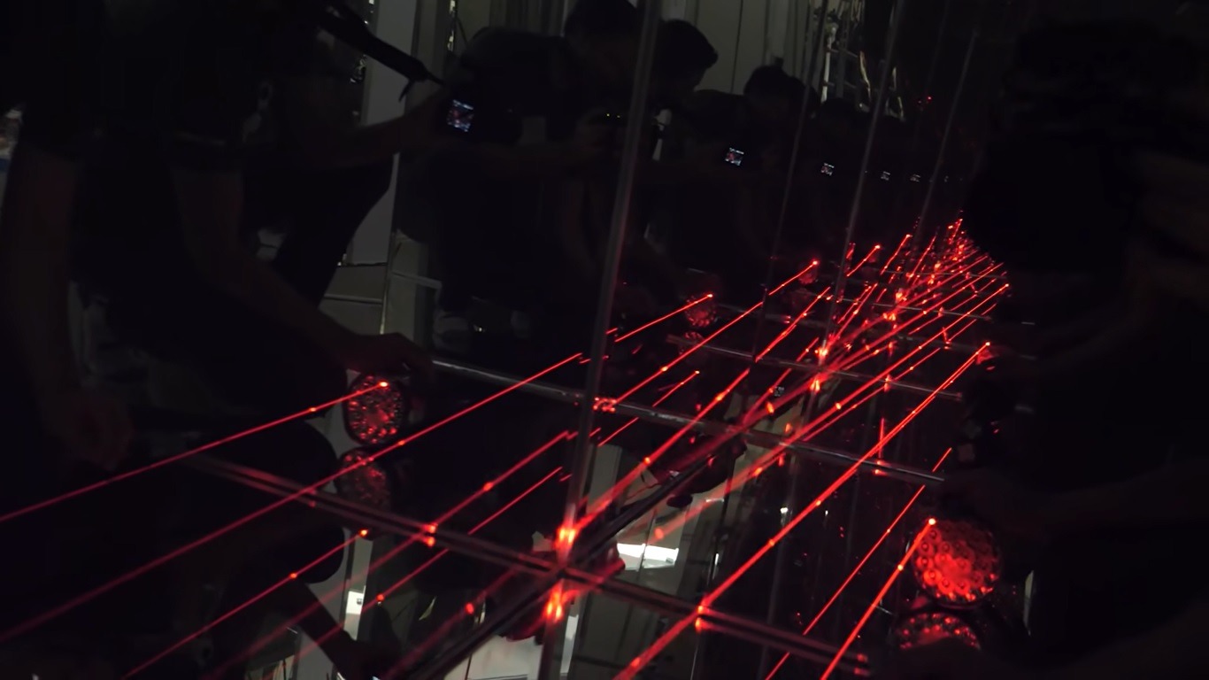 Step Inside A Completely Reflective Room of Mirrors | Science and ...