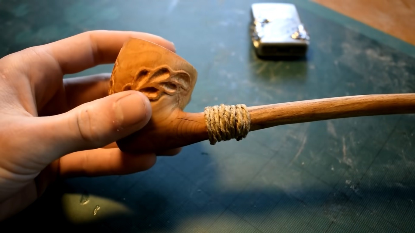 Check Out This Long Stemmed Smoking Pipe From The Lord of The Rings ...